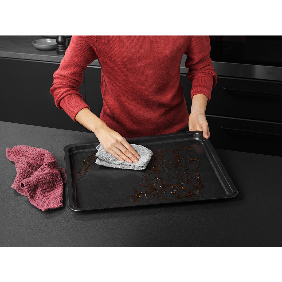 AEG neprikepanti skarda „Easy2Clean“ Kepimo padėklas | AEG